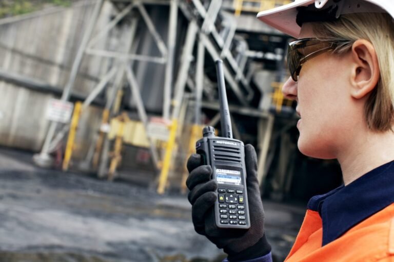 The Rise of Modern Two-Way Radios: From Manual Channels to Nationwide ...